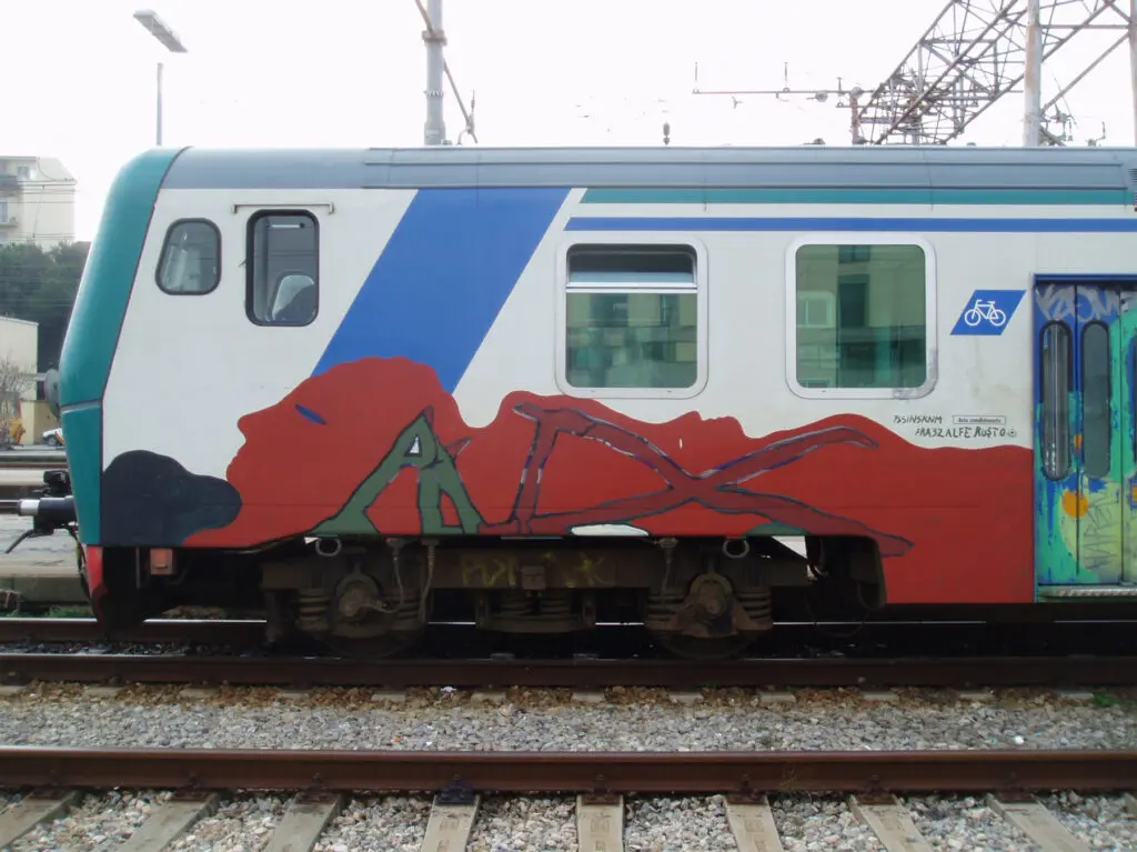 ARIS: Fluide Scherenschnitte | URBANPRESENTS