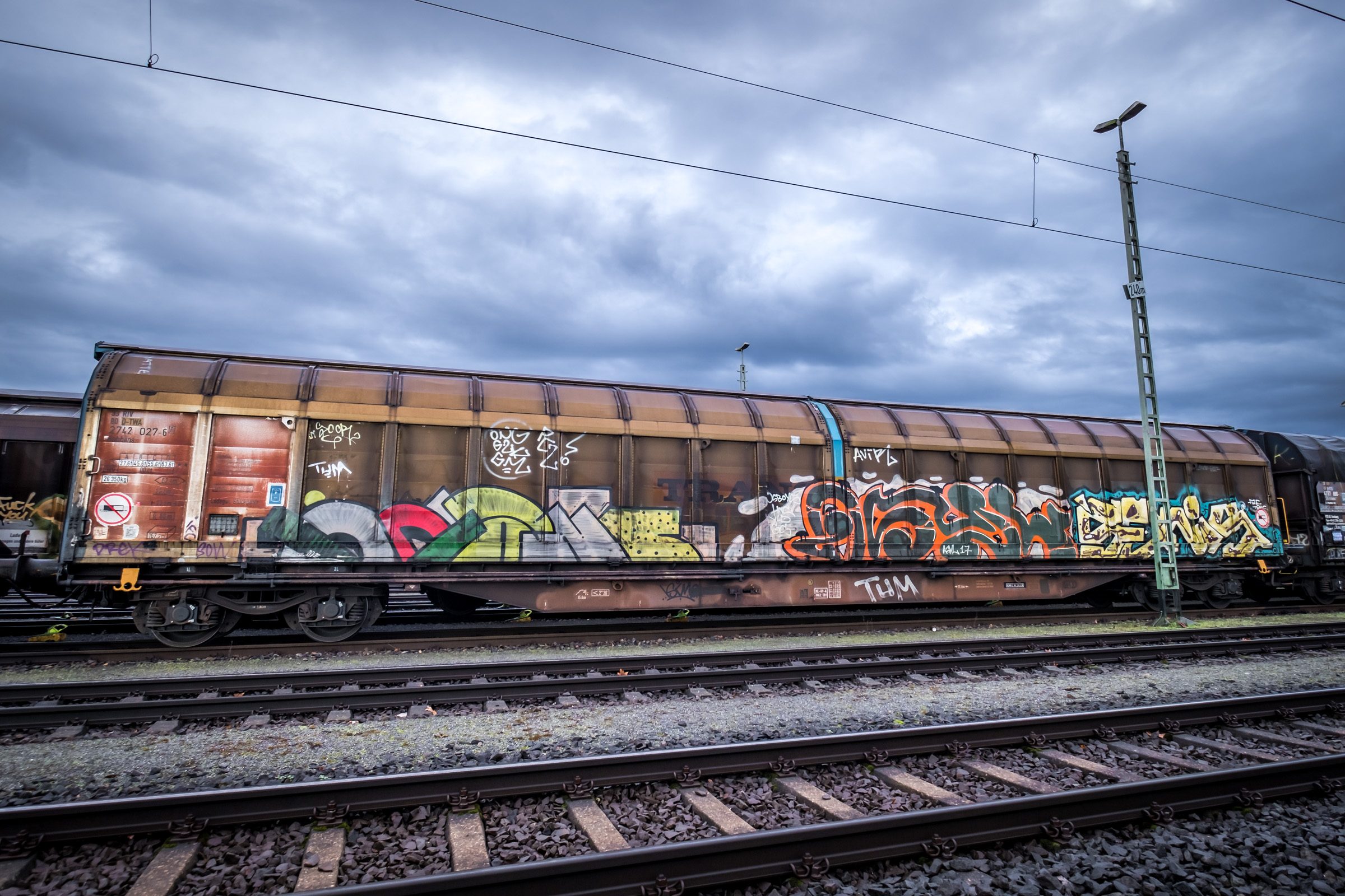 Graffiti on freight trains in Cologne-Kalk | URBANPRESENTS