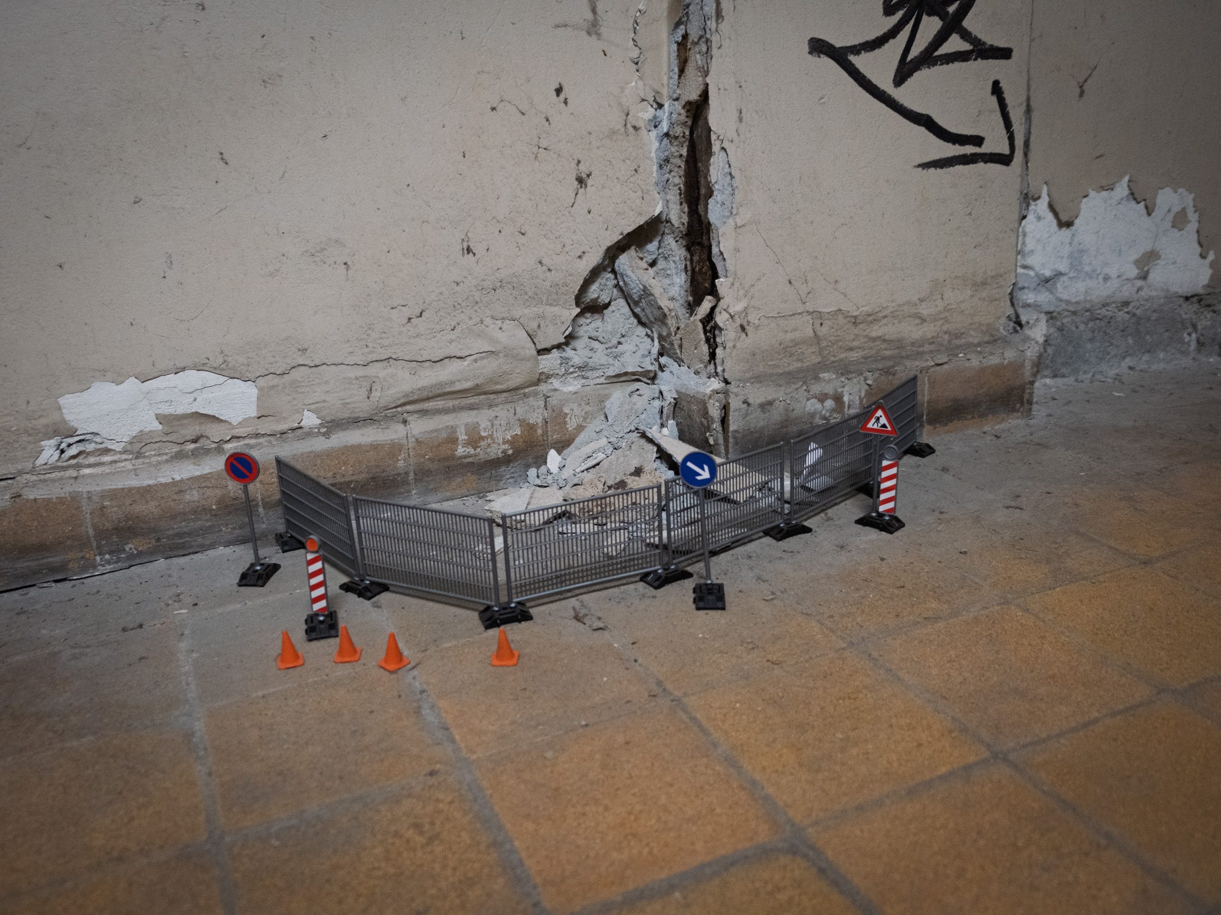 IBUG 2025 – Urban Art at the Former Stadtpark Hospital in Chemnitz ...